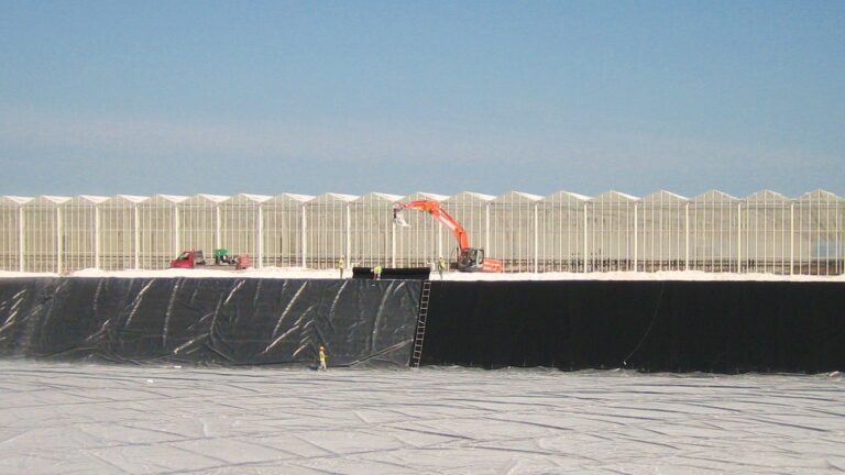 The Vital Role of Geosynthetic Clay and Geomembrane Liners in Reservoir ...